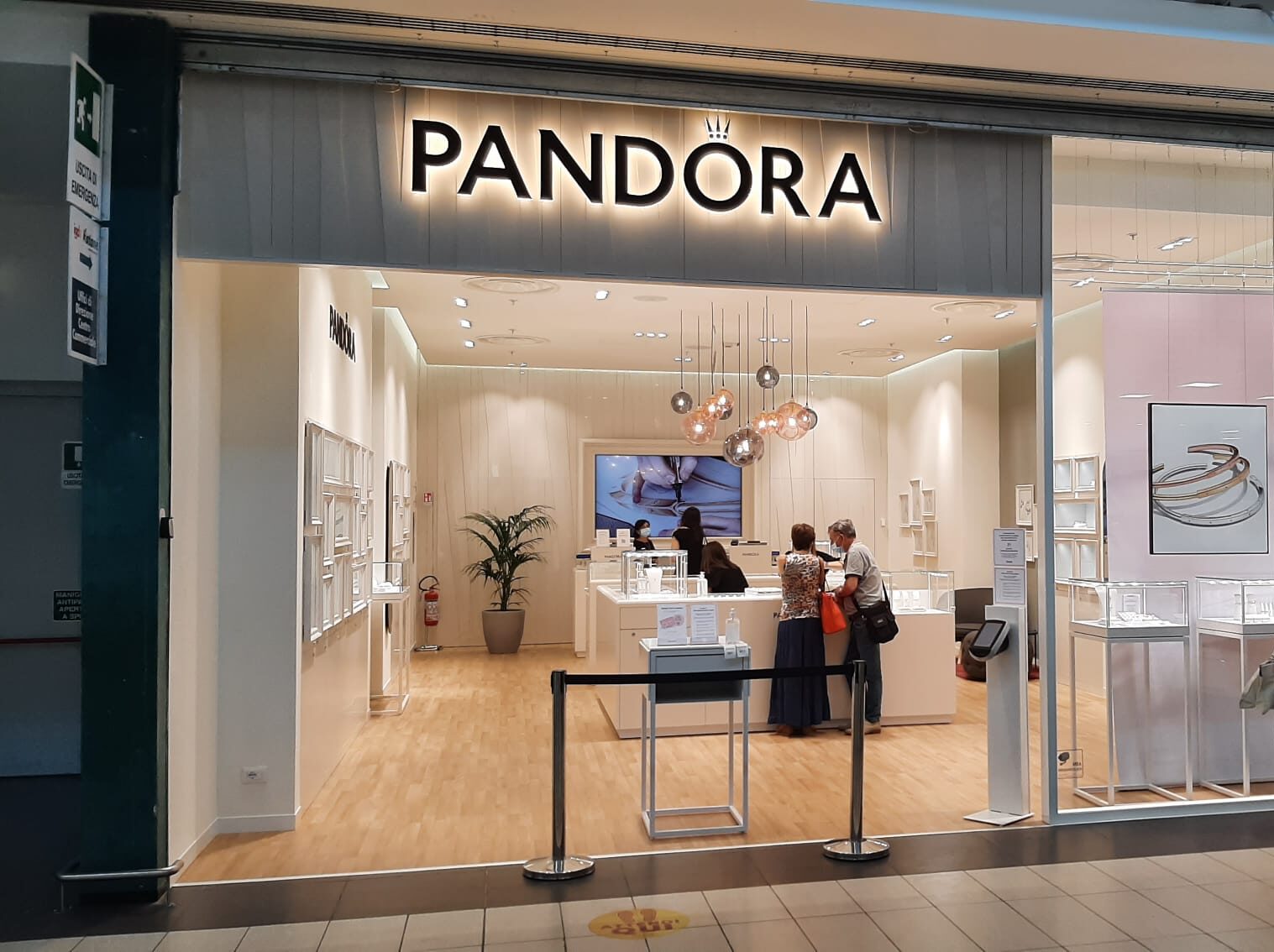 Pandora - Centro Commerciale Katané - Gravina di Catania